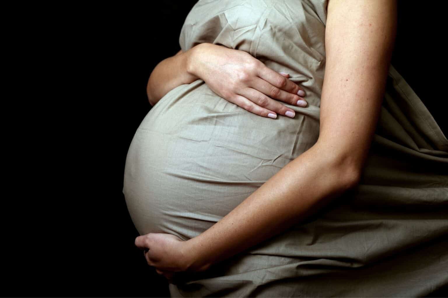 Creative maternity photoshoot ideas 🤰🌟 Cherish your special moments!