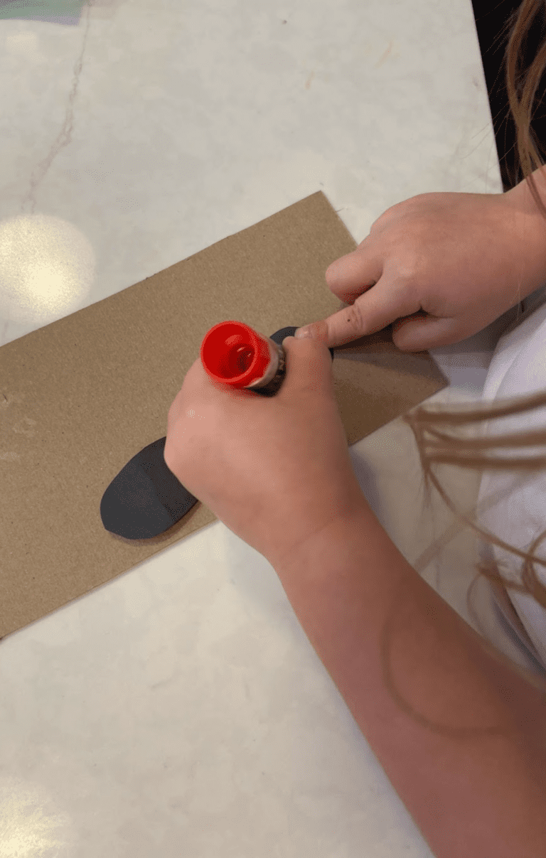 Static electricity experiment 💥⚡ Ignite curiosity with science!