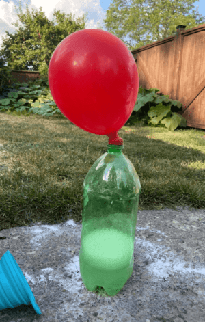 Self inflating balloon experiment 🎈🔬 Watch the magic unfold with science!