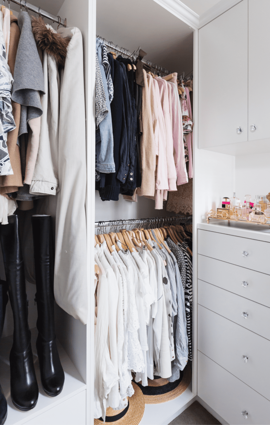 How to organize a small closet 🌟🚪 Unlock space you never knew you had!