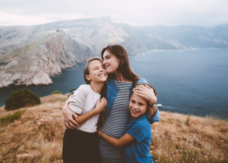 Fashion for moms, blending style and functionality 👗👩‍👧‍👦 Discover your ...